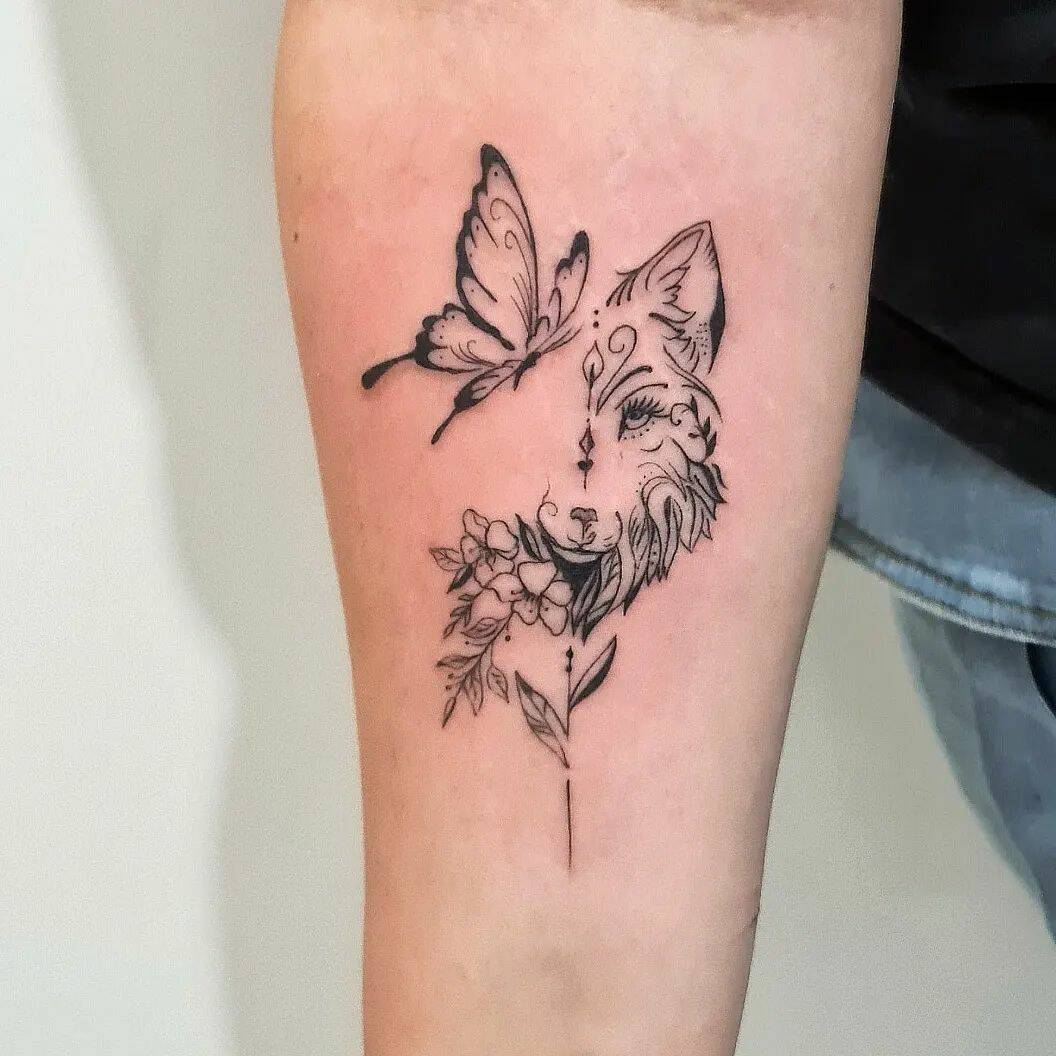 2024's Most Beautiful Wolf Tattoos For Women: Are They Too Lifelike ...