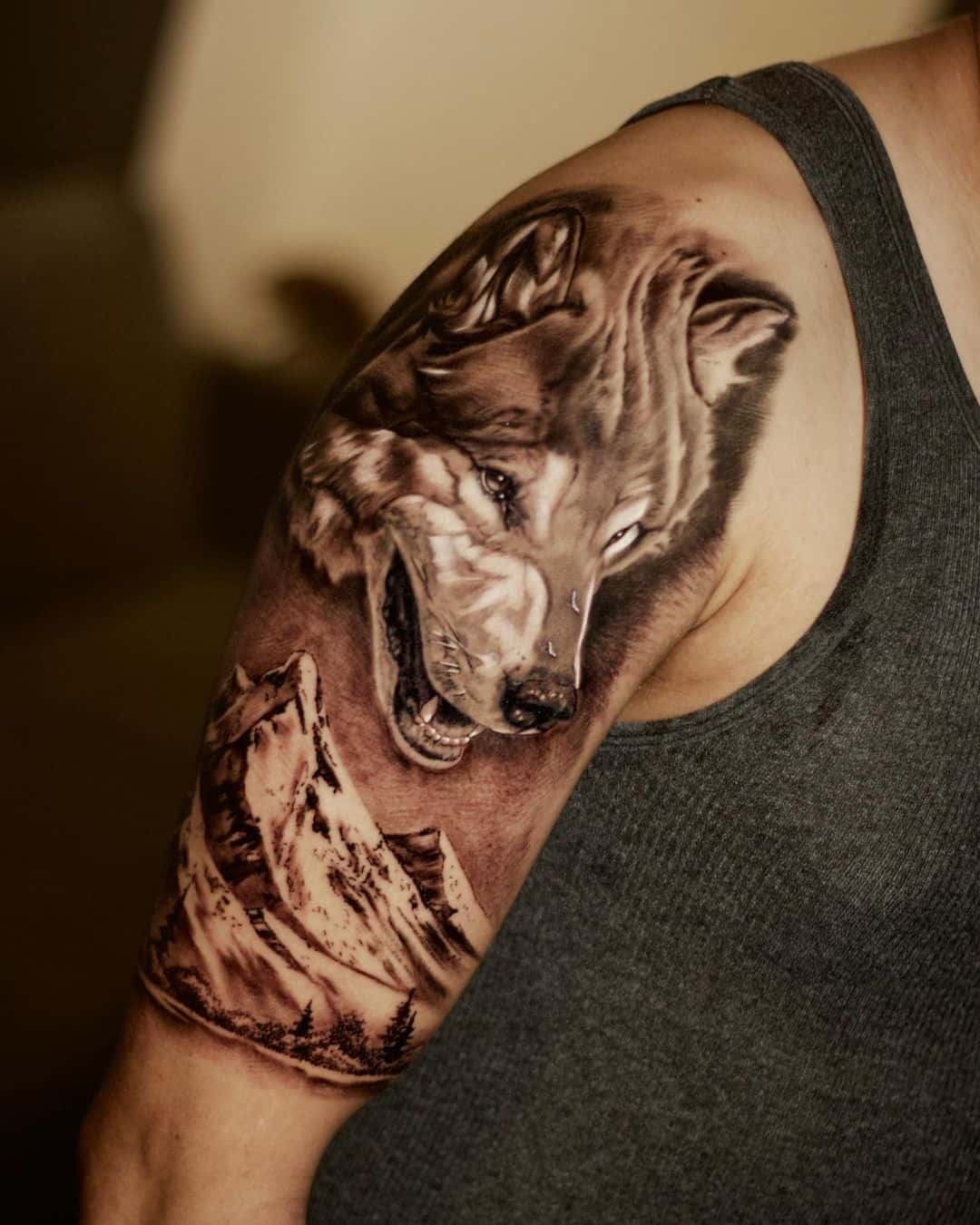 Loyalty and Power in Ink: The Fascinating World of Wolf Tattoos ...